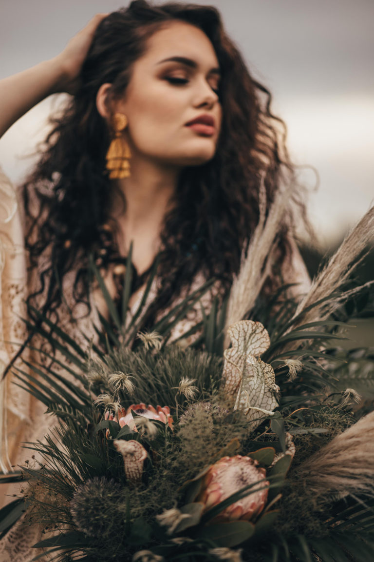Stylish and Natural Boho Engagement Inspiration - Storyboard Wedding ...