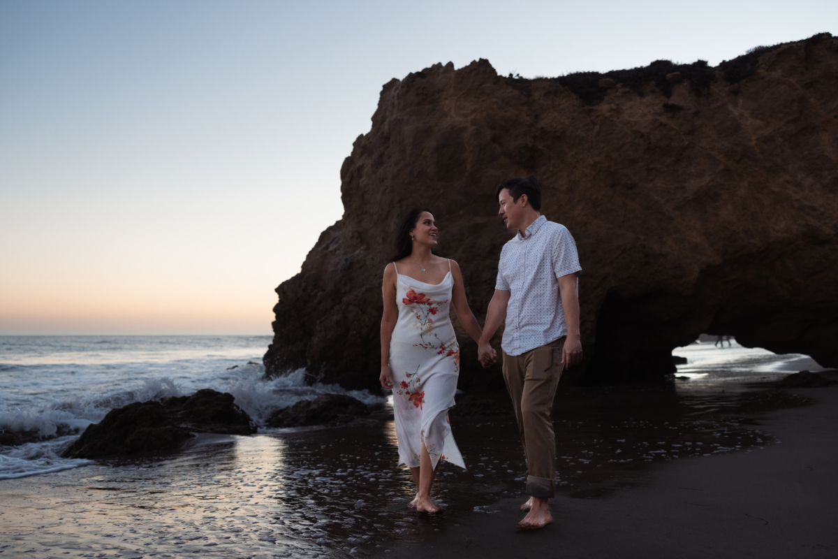A Romantic Sunset Engagement Session - Storyboard Wedding